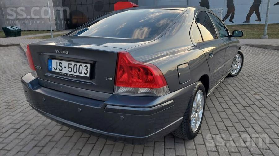 Pelēks Volvo S60 2004 Rīga, ar dzinēja tilpumu 2.40 L un nobraukumu 334 tūkst. km par 2990 €, foto 6 vietnē AUTOMOTO.COM.LV