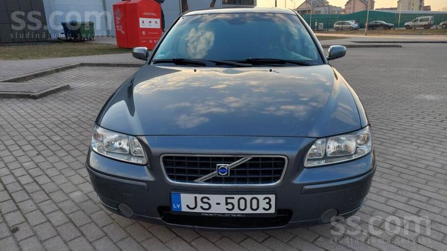 Pelēks Volvo S60 2004 Rīga, ar dzinēja tilpumu 2.40 L un nobraukumu 334 tūkst. km par 2990 €, foto 14 vietnē AUTOMOTO.COM.LV