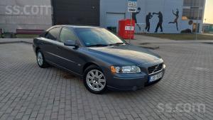 Pelēks Volvo S60 2004 Rīga, ar dzinēja tilpumu 2.40 L un nobraukumu 334 tūkst. km par 2990 €, foto 18 vietnē AUTOMOTO.COM.LV