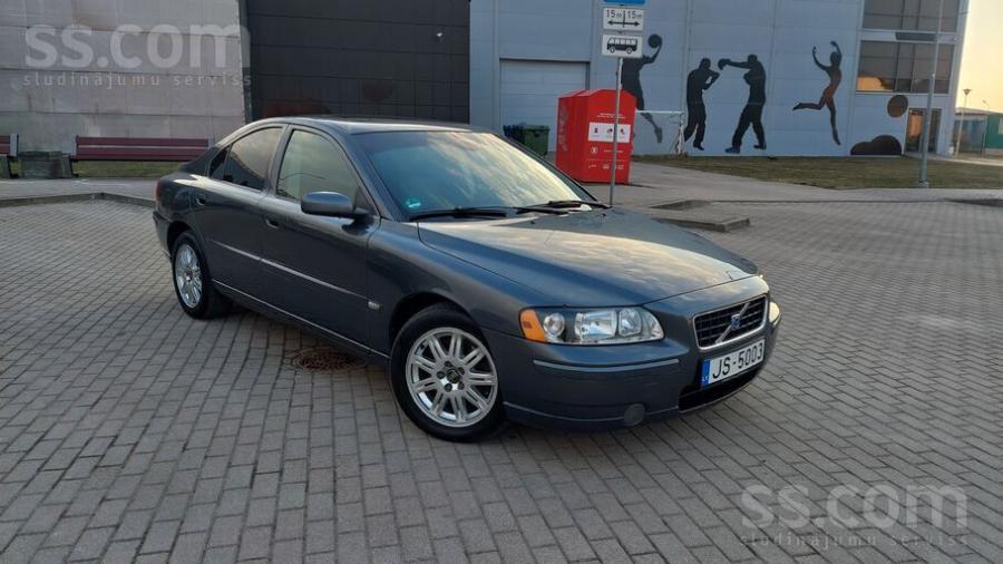 Pelēks Volvo S60 2004 Rīga, ar dzinēja tilpumu 2.40 L un nobraukumu 334 tūkst. km par 2990 €, foto 18 vietnē AUTOMOTO.COM.LV