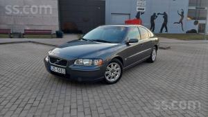 Pelēks Volvo S60 2004 Rīga, ar dzinēja tilpumu 2.40 L un nobraukumu 334 tūkst. km par 2990 €, foto 19 vietnē AUTOMOTO.COM.LV