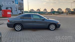 Pelēks Volvo S60 2004 Rīga, ar dzinēja tilpumu 2.40 L un nobraukumu 334 tūkst. km par 2990 €, foto 26 vietnē AUTOMOTO.COM.LV