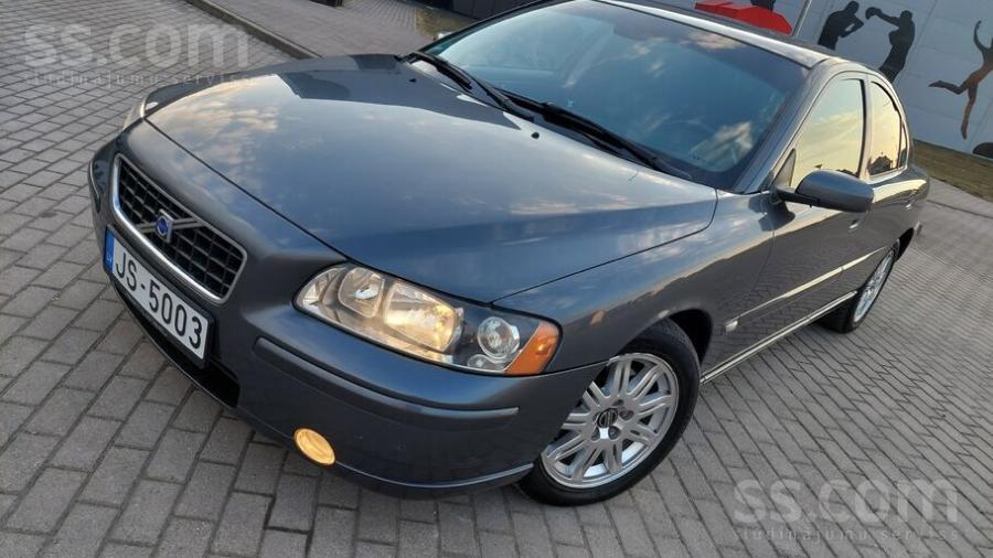 Pelēks Volvo S60 2004 Rīga, ar dzinēja tilpumu 2.40 L un nobraukumu 334 tūkst. km par 2990 €, foto 30 vietnē AUTOMOTO.COM.LV