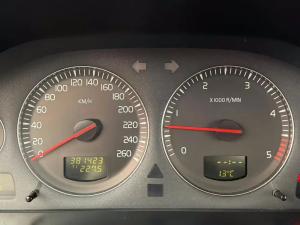 Серый Вольво С60 2004 в Елгава, объемом двигателя 2.40 л и пробегом 381 тыс. км за 600 €, фото 9 на AUTOMOTO.COM.LV
