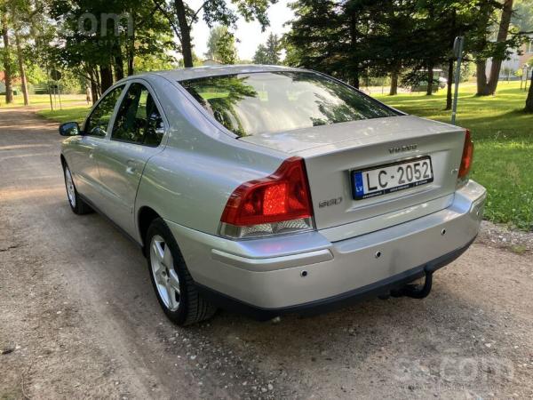 Серый Вольво С60 2004 в Елгава, объемом двигателя 2.40 л и пробегом 352 тыс. км за 1950 €, фото 9 на AUTOMOTO.COM.LV