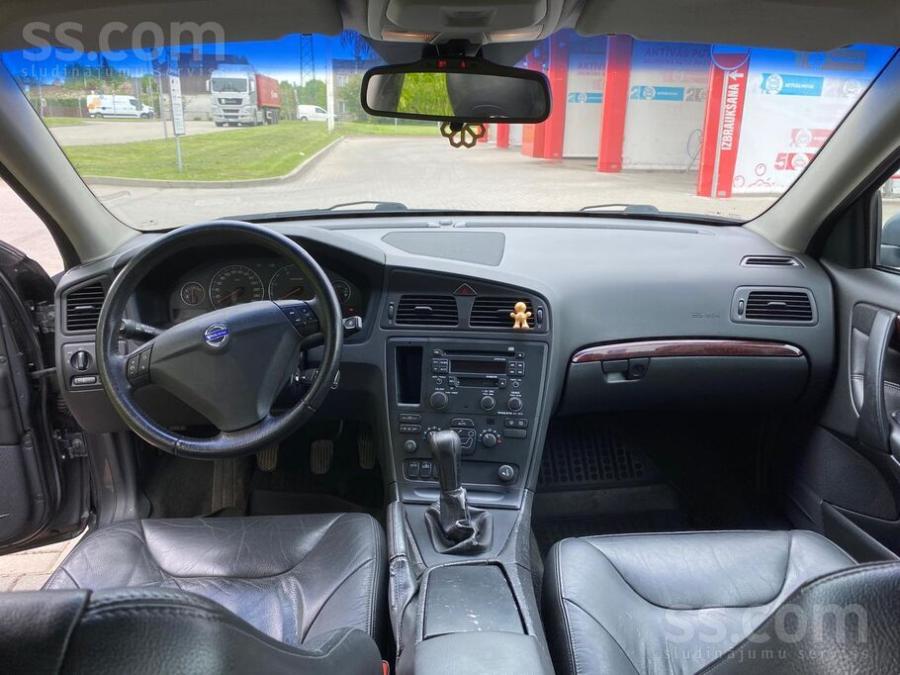 Pelēks Volvo S60 2004 Dobele, ar dzinēja tilpumu 2.40 L un nobraukumu 432 tūkst. km par 600 €, foto 11 vietnē AUTOMOTO.COM.LV