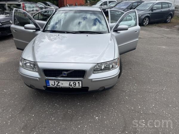 Серый Вольво С60 2004 в Рига, объемом двигателя 2.40 л и пробегом 346 тыс. км за 1750 €, фото 2 на AUTOMOTO.COM.LV