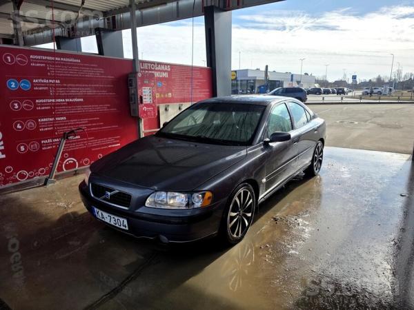 Pelēks Volvo S60 2004 Jēkabpils, ar dzinēja tilpumu 2.40 L un nobraukumu 366 tūkst. km par 1500 €, foto 3 vietnē AUTOMOTO.COM.LV