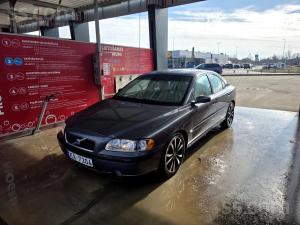 Pelēks Volvo S60 2004 Jēkabpils, ar dzinēja tilpumu 2.40 L un nobraukumu 366 tūkst. km par 1500 €, foto 4 vietnē AUTOMOTO.COM.LV