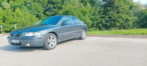 Pelēks Volvo S60 2004 Kupiškis, ar dzinēja tilpumu 2.40 L un nobraukumu 350 tūkst. km par 1550 €, foto 3 vietnē AUTOMOTO.COM.LV