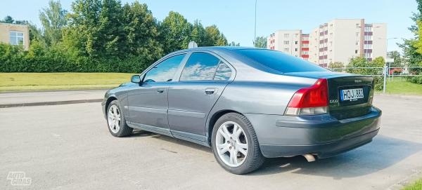 Pelēks Volvo S60 2004 Kupiškis, ar dzinēja tilpumu 2.40 L un nobraukumu 350 tūkst. km par 1550 €, foto 6 vietnē AUTOMOTO.COM.LV