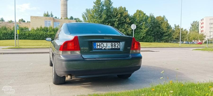 Pelēks Volvo S60 2004 Kupiškis, ar dzinēja tilpumu 2.40 L un nobraukumu 350 tūkst. km par 1550 €, foto 9 vietnē AUTOMOTO.COM.LV