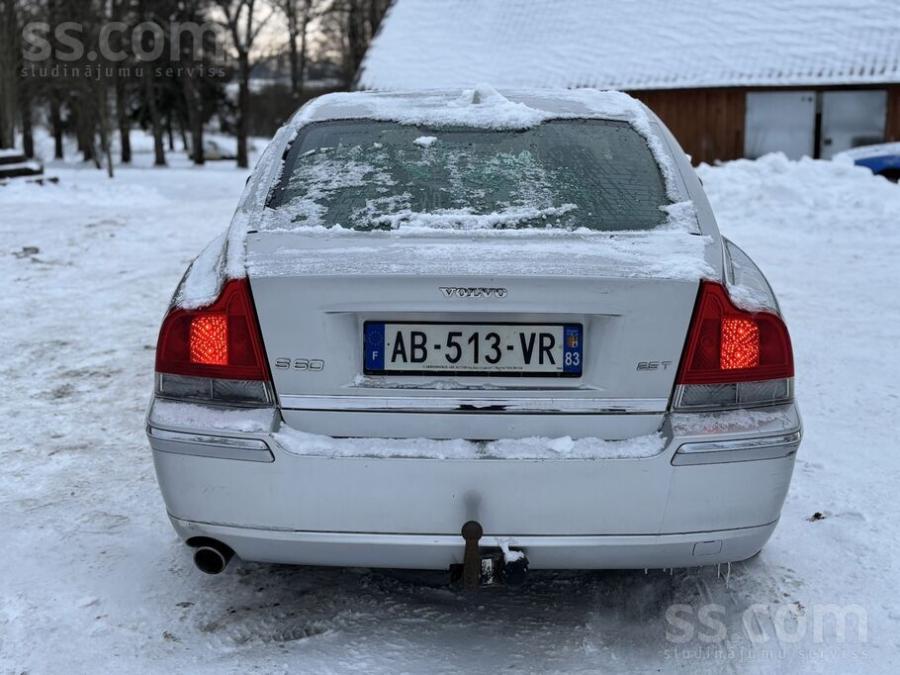 Pelēks Volvo S60 2004 Daugavpils, ar dzinēja tilpumu 2.50 L un nobraukumu 339 tūkst. km par 2200 €, foto 6 vietnē AUTOMOTO.COM.LV