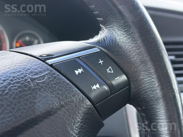 Pelēks Volvo S60 2004 Daugavpils, ar dzinēja tilpumu 2.50 L un nobraukumu 339 tūkst. km par 2200 €, foto 9 vietnē AUTOMOTO.COM.LV