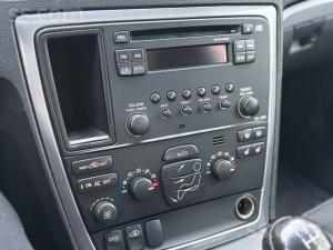 Pelēks Volvo S60 2004 Daugavpils, ar dzinēja tilpumu 2.50 L un nobraukumu 339 tūkst. km par 2200 €, foto 12 vietnē AUTOMOTO.COM.LV