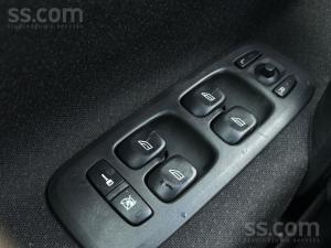 Pelēks Volvo S60 2004 Daugavpils, ar dzinēja tilpumu 2.50 L un nobraukumu 339 tūkst. km par 2200 €, foto 15 vietnē AUTOMOTO.COM.LV