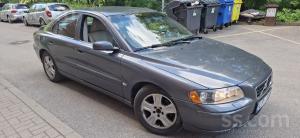 Pelēks Volvo S60 2004 Daugavpils, ar dzinēja tilpumu 2.40 L un nobraukumu 360 tūkst. km par 1600 €, foto 5 vietnē AUTOMOTO.COM.LV