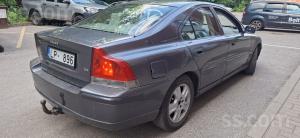 Pelēks Volvo S60 2004 Daugavpils, ar dzinēja tilpumu 2.40 L un nobraukumu 360 tūkst. km par 1600 €, foto 7 vietnē AUTOMOTO.COM.LV