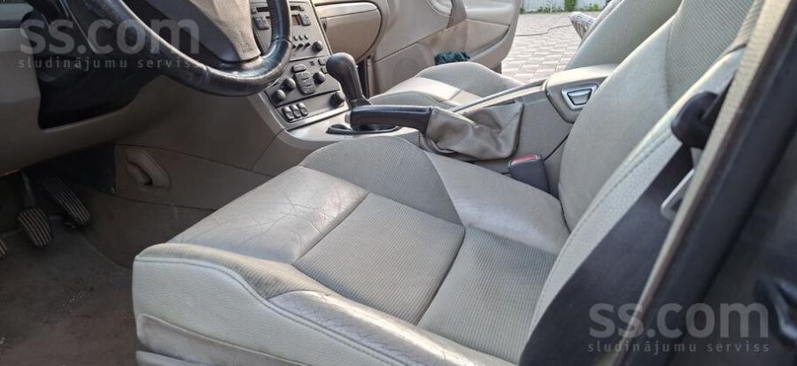 Pelēks Volvo S60 2004 Daugavpils, ar dzinēja tilpumu 2.40 L un nobraukumu 360 tūkst. km par 1600 €, foto 17 vietnē AUTOMOTO.COM.LV
