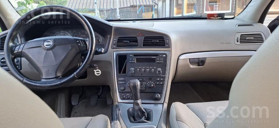 Pelēks Volvo S60 2004 Daugavpils, ar dzinēja tilpumu 2.40 L un nobraukumu 360 tūkst. km par 1600 €, foto 20 vietnē AUTOMOTO.COM.LV