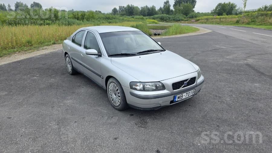 Pelēks Volvo S60 2004 Jelgava, ar dzinēja tilpumu 2.40 L un nobraukumu 336 tūkst. km par 1390 €, foto 3 vietnē AUTOMOTO.COM.LV