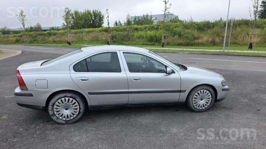 Pelēks Volvo S60 2004 Jelgava, ar dzinēja tilpumu 2.40 L un nobraukumu 336 tūkst. km par 1390 €, foto 5 vietnē AUTOMOTO.COM.LV