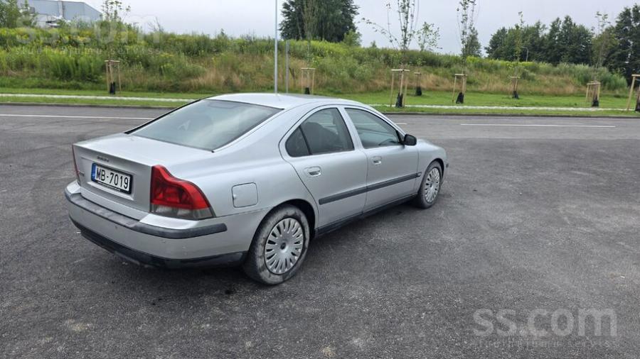 Pelēks Volvo S60 2004 Jelgava, ar dzinēja tilpumu 2.40 L un nobraukumu 336 tūkst. km par 1390 €, foto 7 vietnē AUTOMOTO.COM.LV