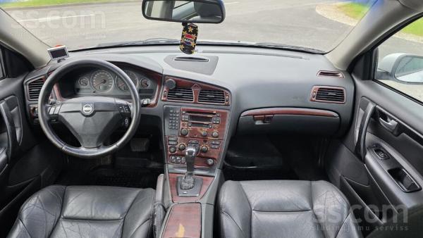 Grey Volvo S60 2004 in Jelgava, with an engine capacity of 2.40 L and mileage of 336 thousand km for 1390 €, photo 7 on AUTOMOTO.COM.LV