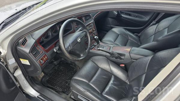 Grey Volvo S60 2004 in Jelgava, with an engine capacity of 2.40 L and mileage of 336 thousand km for 1390 €, photo 8 on AUTOMOTO.COM.LV