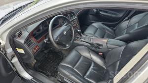 Pelēks Volvo S60 2004 Jelgava, ar dzinēja tilpumu 2.40 L un nobraukumu 336 tūkst. km par 1390 €, foto 9 vietnē AUTOMOTO.COM.LV