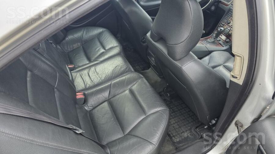 Pelēks Volvo S60 2004 Jelgava, ar dzinēja tilpumu 2.40 L un nobraukumu 336 tūkst. km par 1390 €, foto 12 vietnē AUTOMOTO.COM.LV