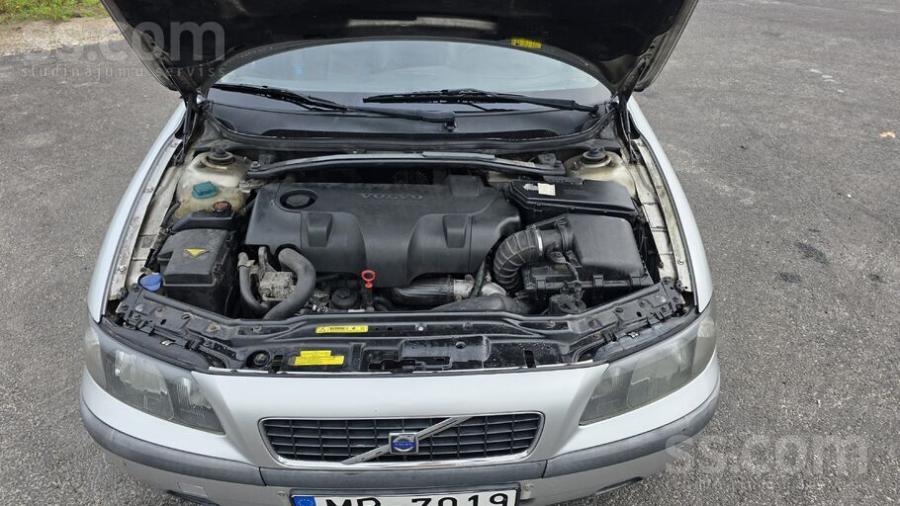 Pelēks Volvo S60 2004 Jelgava, ar dzinēja tilpumu 2.40 L un nobraukumu 336 tūkst. km par 1390 €, foto 15 vietnē AUTOMOTO.COM.LV