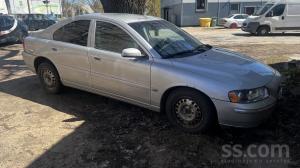 Grey Volvo S60 2004 in Riga, with an engine capacity of 2.40 L and mileage of 27 thousand km for 750 €, photo  on AUTOMOTO.COM.LV