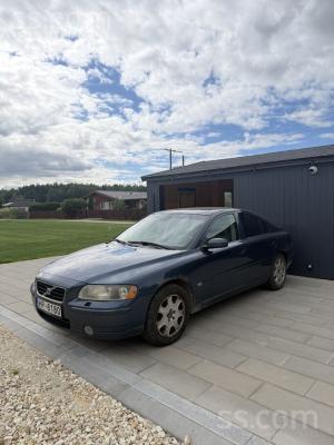 Grey Volvo S60 2004 in Riga, with an engine capacity of 2.40 L and mileage of 540 thousand km for 900 €, photo 3 on AUTOMOTO.COM.LV