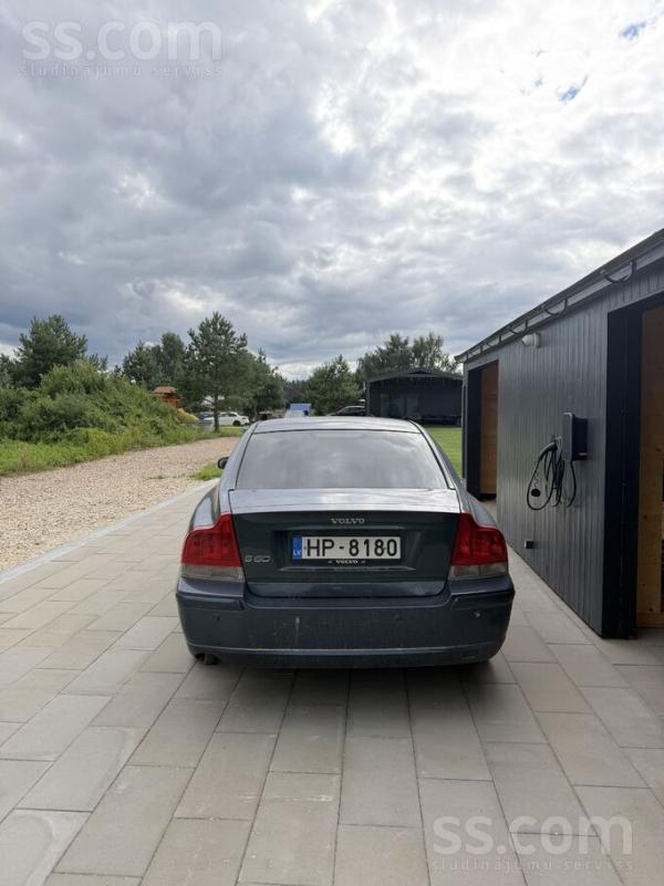 Pelēks Volvo S60 2004 Rīga, ar dzinēja tilpumu 2.40 L un nobraukumu 540 tūkst. km par 900 €, foto 3 vietnē AUTOMOTO.COM.LV