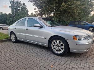 Grey Volvo S60 2004 in Riga, with an engine capacity of 2.40 L and mileage of 423 thousand km for 1300 €, photo  on AUTOMOTO.COM.LV