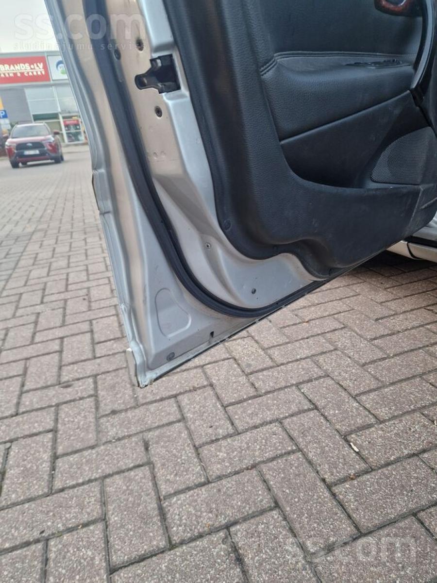 Grey Volvo S60 2004 in Riga, with an engine capacity of 2.40 L and mileage of 423 thousand km for 1300 €, photo 10 on AUTOMOTO.COM.LV