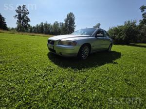 Grey Volvo S60 2004 in Riga, with an engine capacity of 2.40 L and mileage of 0 thousand km for 1000 €, photo 3 on AUTOMOTO.COM.LV