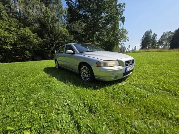 Pelēks Volvo S60 2004 Rīga, ar dzinēja tilpumu 2.40 L un nobraukumu 0 tūkst. km par 1000 €, foto 9 vietnē AUTOMOTO.COM.LV