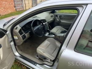 Grey Volvo S60 2004 in Aizkraukle, with an engine capacity of 2.40 L and mileage of 335 thousand km for 2550 €, photo 5 on AUTOMOTO.COM.LV