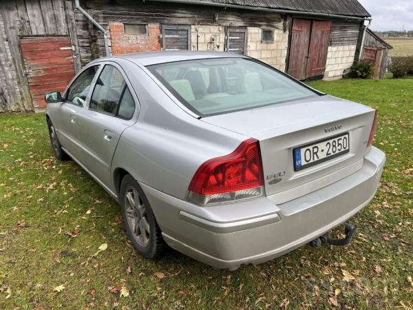 Pelēks Volvo S60 2004 Aizkraukle, ar dzinēja tilpumu 2.40 L un nobraukumu 335 tūkst. km par 2550 €, foto 8 vietnē AUTOMOTO.COM.LV