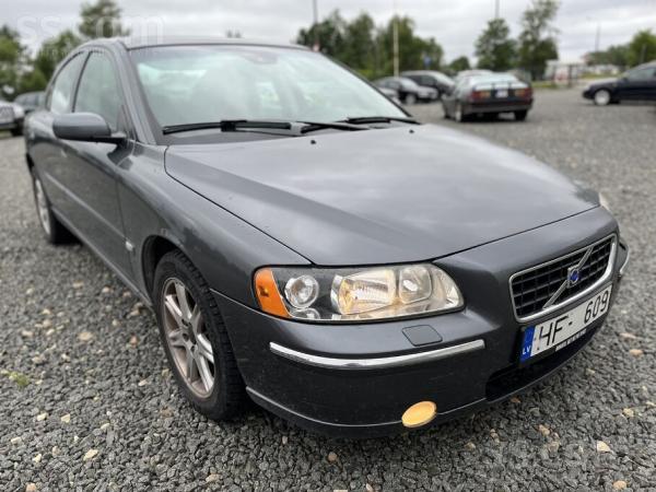 Pelēks Volvo S60 2005 Rīga, ar dzinēja tilpumu 2.40 L un nobraukumu 0 tūkst. km par 1650 €, foto 1 vietnē AUTOMOTO.COM.LV