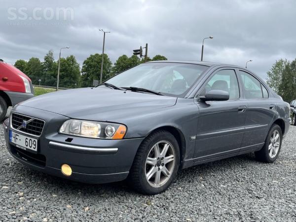 Pelēks Volvo S60 2005 Rīga, ar dzinēja tilpumu 2.40 L un nobraukumu 0 tūkst. km par 1650 €, foto 2 vietnē AUTOMOTO.COM.LV