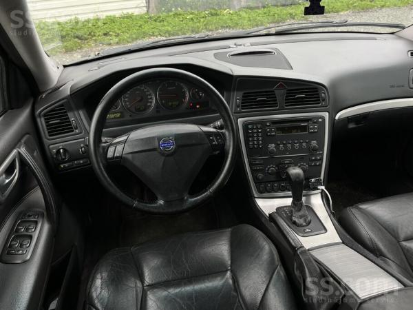Pelēks Volvo S60 2005 Rīga, ar dzinēja tilpumu 2.40 L un nobraukumu 0 tūkst. km par 1650 €, foto 4 vietnē AUTOMOTO.COM.LV