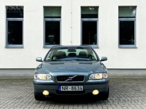 Grey Volvo S60 2005 in Jelgava, with an engine capacity of 2.40 L and mileage of 250 thousand km for 1850 €, photo 3 on AUTOMOTO.COM.LV