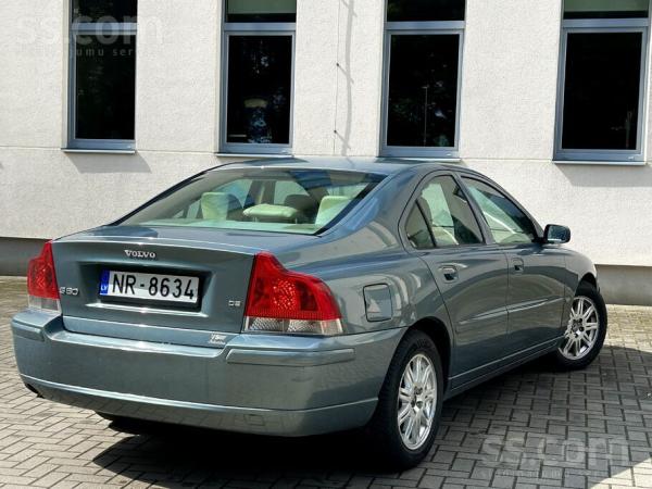 Grey Volvo S60 2005 in Jelgava, with an engine capacity of 2.40 L and mileage of 250 thousand km for 1850 €, photo 6 on AUTOMOTO.COM.LV