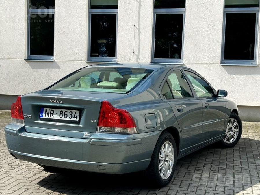 Grey Volvo S60 2005 in Jelgava, with an engine capacity of 2.40 L and mileage of 250 thousand km for 1850 €, photo 6 on AUTOMOTO.COM.LV