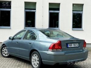 Grey Volvo S60 2005 in Jelgava, with an engine capacity of 2.40 L and mileage of 250 thousand km for 1850 €, photo 7 on AUTOMOTO.COM.LV