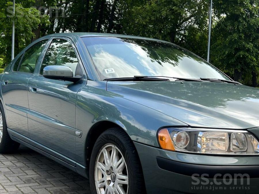 Grey Volvo S60 2005 in Jelgava, with an engine capacity of 2.40 L and mileage of 250 thousand km for 1850 €, photo 12 on AUTOMOTO.COM.LV