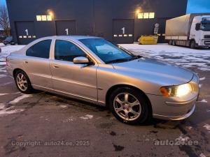Grey Volvo S60 2005 in Tallinn, with an engine capacity of 2.40 L and mileage of 0 thousand km for 1900 €, photo 3 on AUTOMOTO.COM.LV